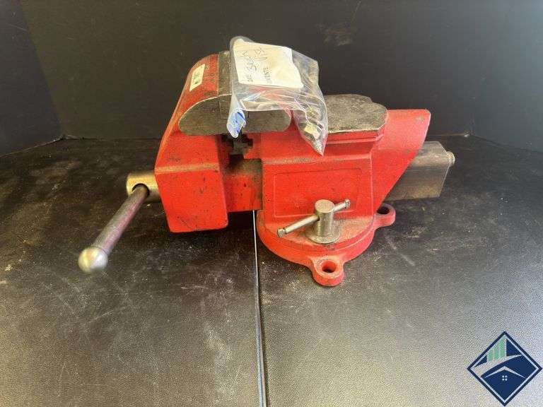 Metal Bench Mounted Vise - Estate Details