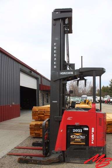 Raymond 752-R45TT Electric Fork Lift (No Charger) - Musser Bros Inc